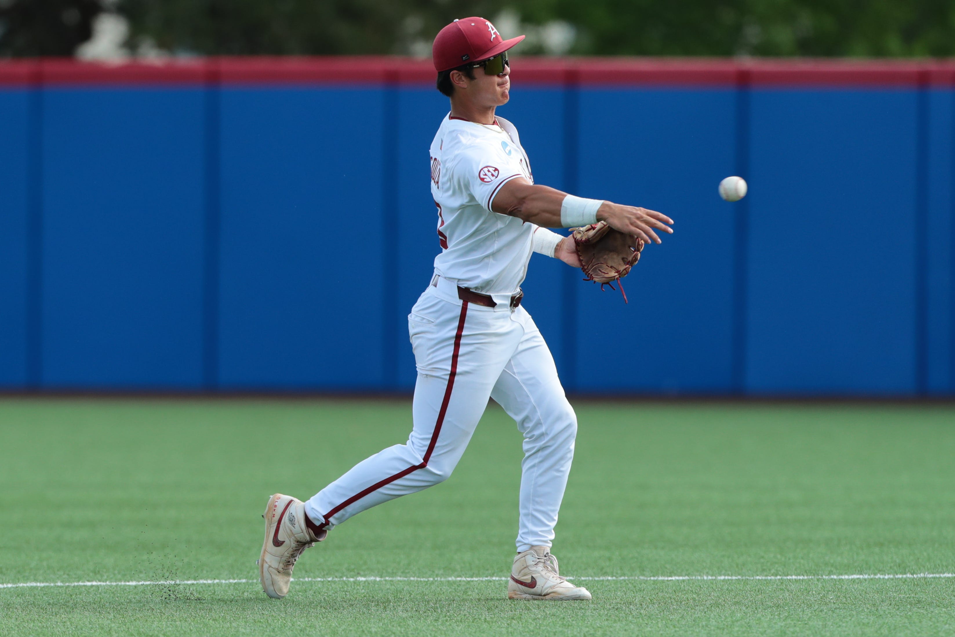Arkansas baseball falls to Kansas, moves to elimination game