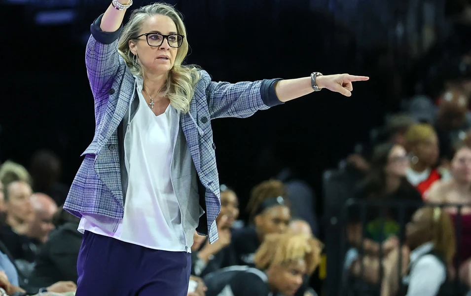 Becky Hammon blasts officiating after Aces' loss to Wings