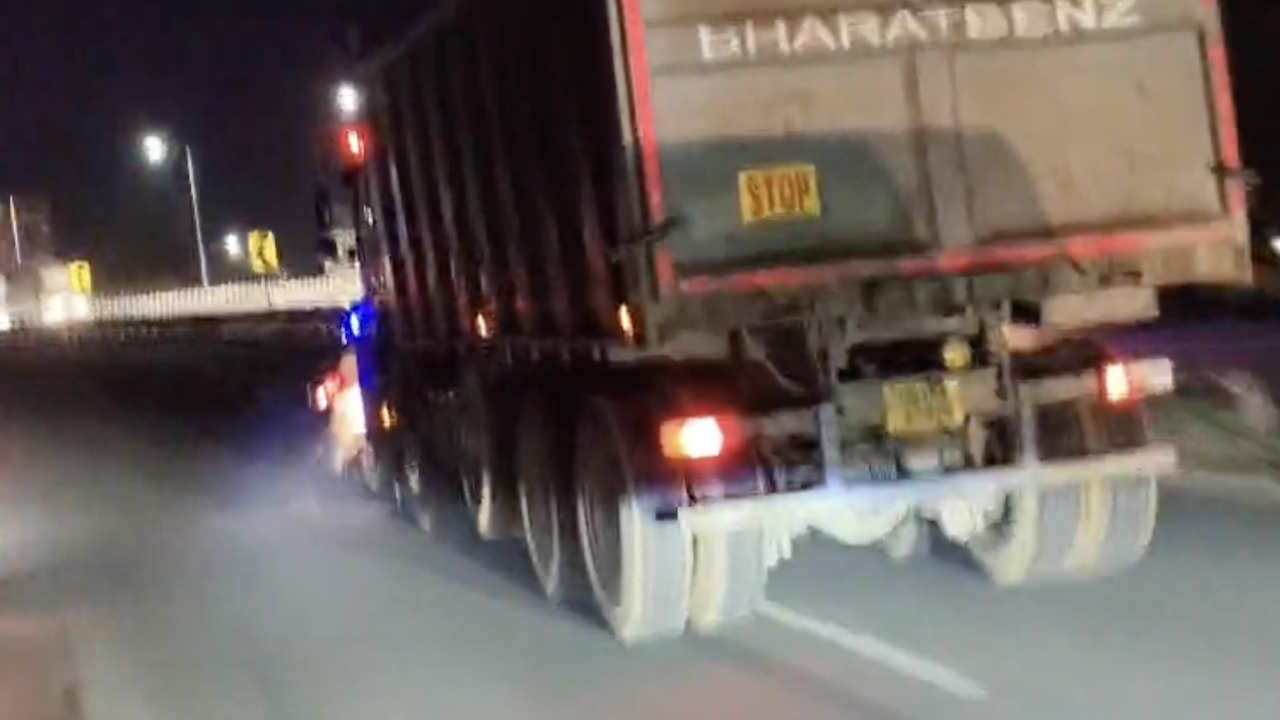 Truck drags car in Bhubaneswar, father-daughter escape miraculously in ...
