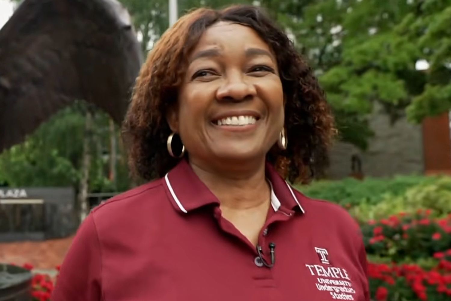 75-year-old woman graduates after 46 years at Temple University, the ...