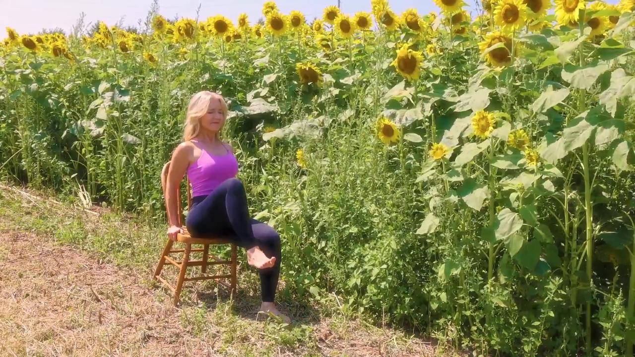 Chair yoga to strengthen your core & improve balance
