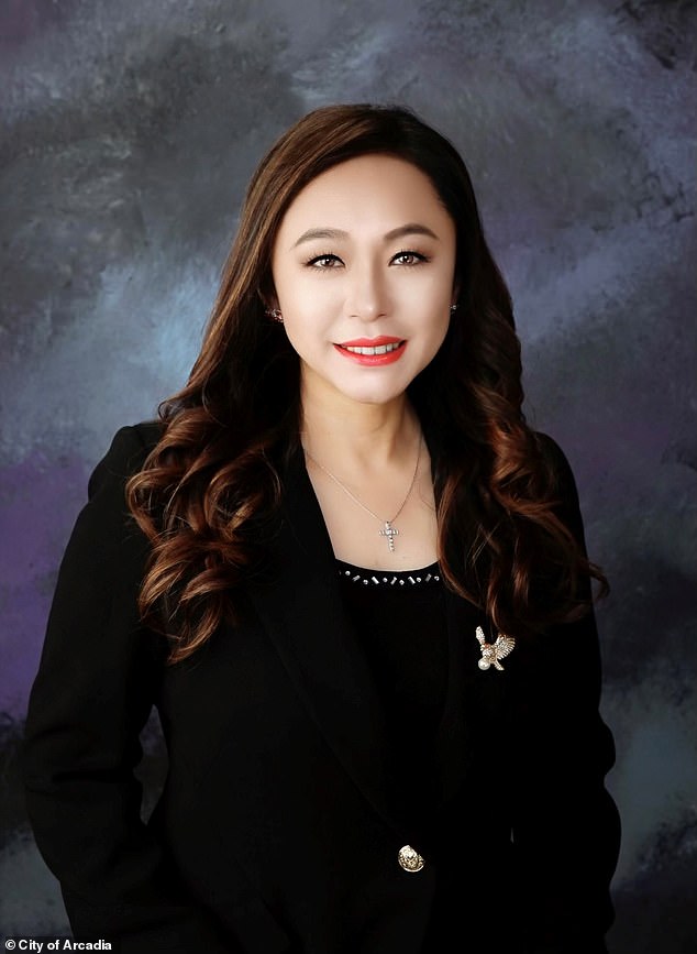 Disgraced ex-California mayor who loves to heavily filter her photos ...