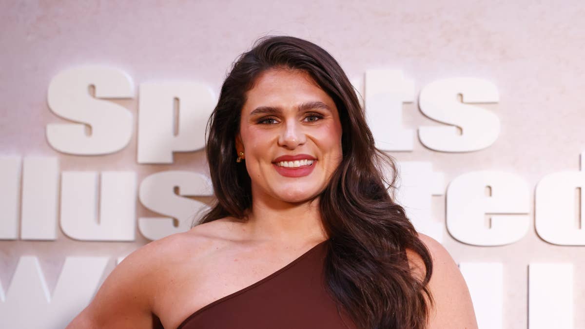 Ilona Maher inspires body positivity in stunning blue bikini on Instagram