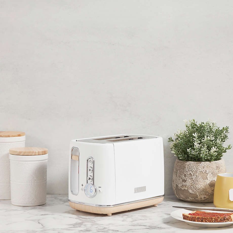 These vintage-style kitchen appliances feel charming and modern
