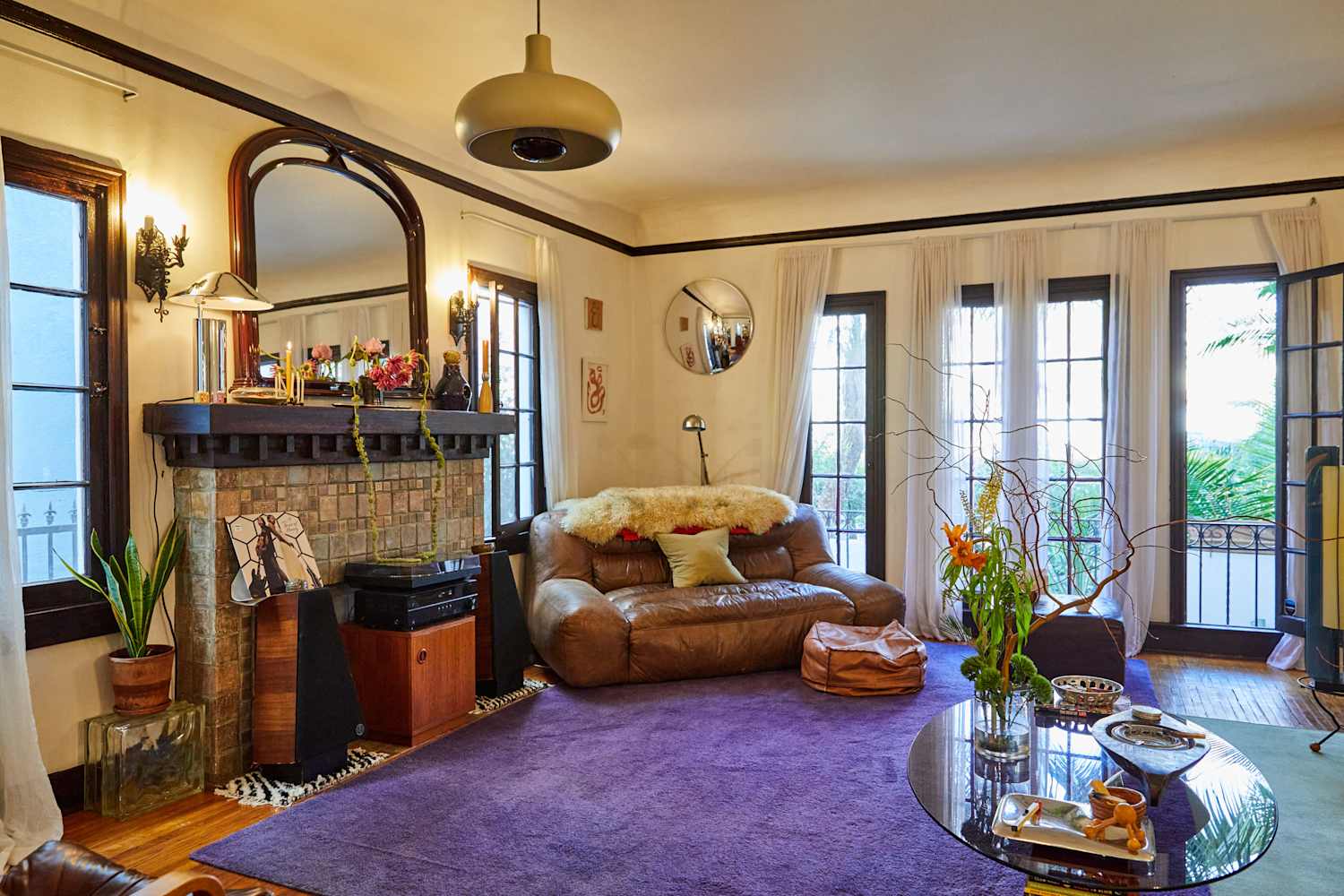 This pricey-looking coffee table was made with 2 items you might ...