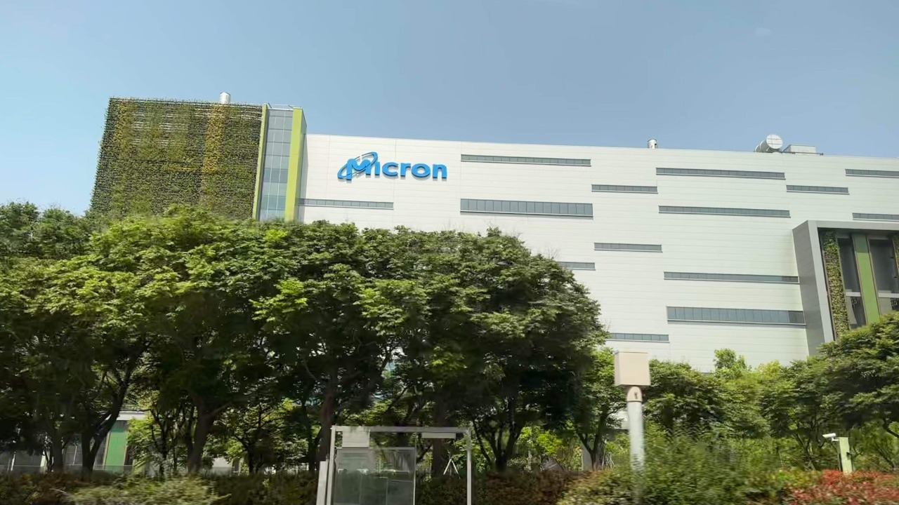 Micron just crossed $800 billion in market value for the first time ...