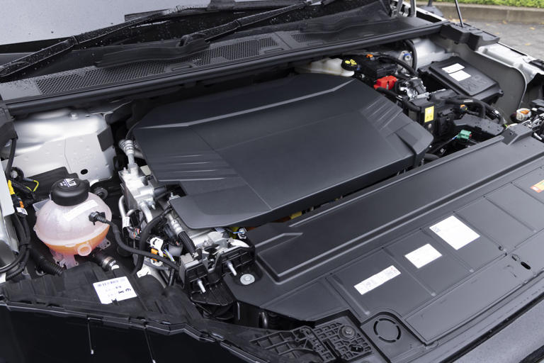 DS N°8エトワールAWD（4WD）【試乗記】