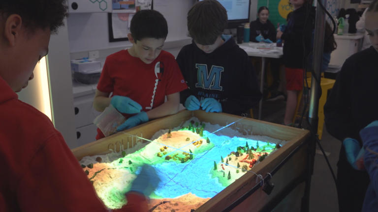Maine’s mobile biolab bus visits Mill Pond School