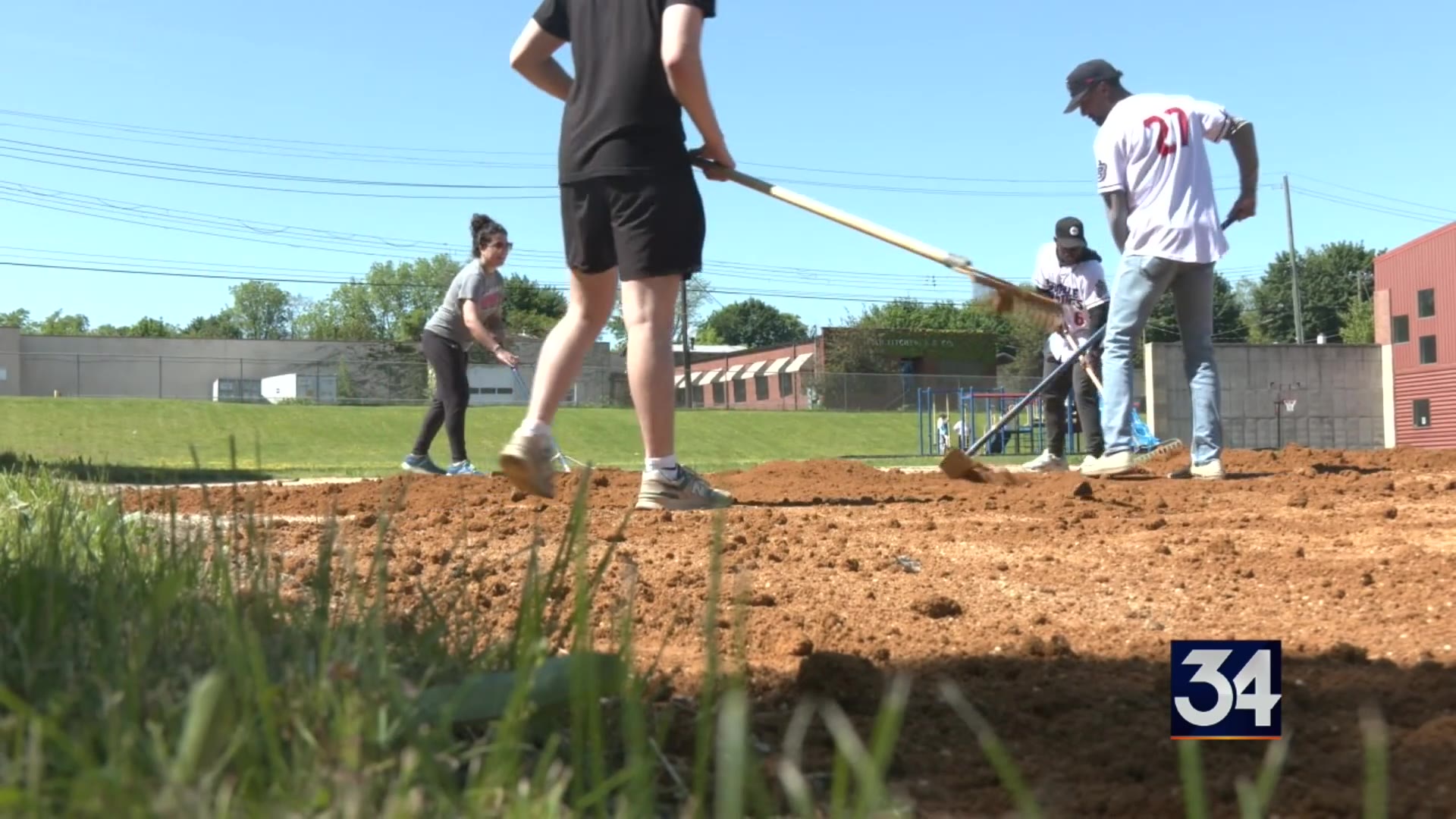 Ponies clean up B and G on United Way day of action