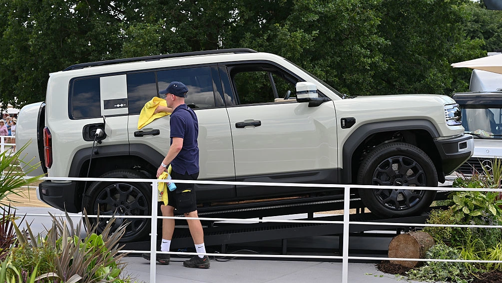 Denza B5, B8 get OTA boost for towing and off-road use