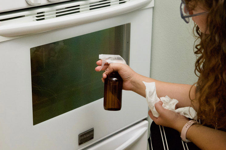This hack makes it easy to clean between oven door glass