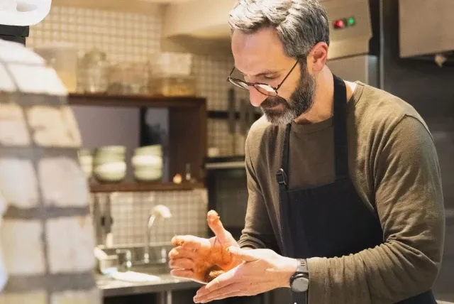 Una berenjena, una arveja y una remolacha: la primera cena de muchas ...