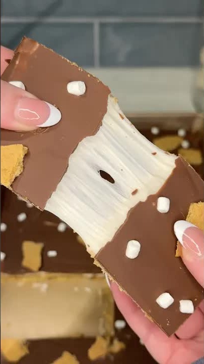 viral smores chocolate bark recipe 🍫 #chocolate #recipe #dessert # ...
