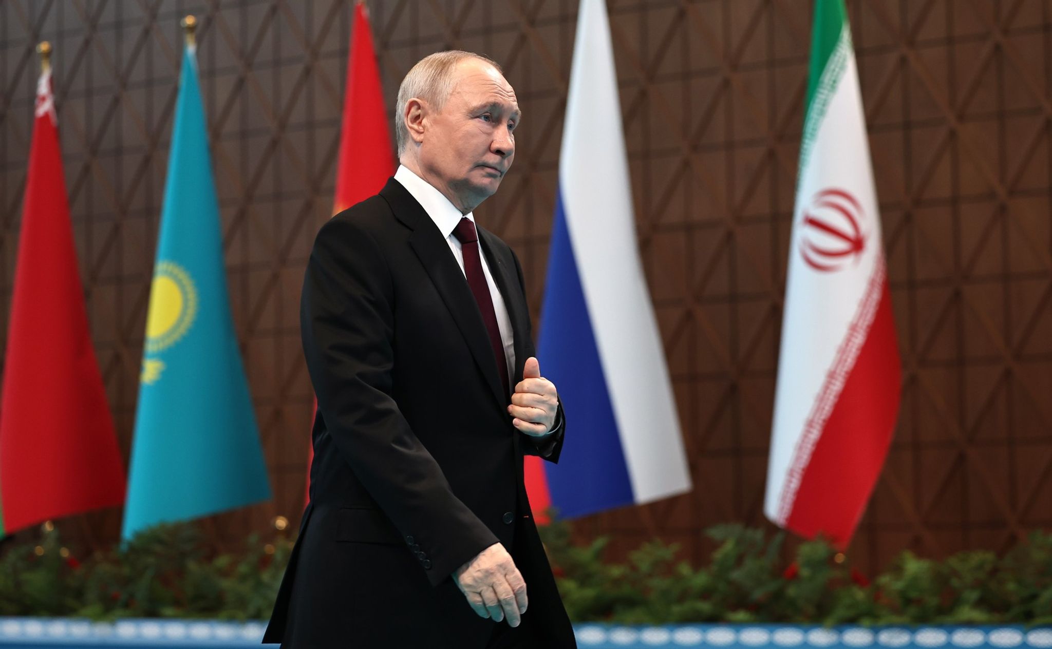 Putin warns Armenia against closer EU ties ahead of election