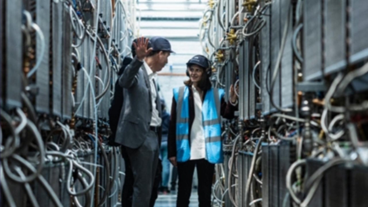 AI data centers creating temporary blue-collar jobs surge