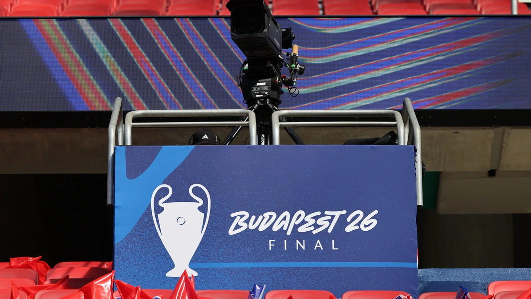 Arsenal to wear home kit in first Champions League final in red