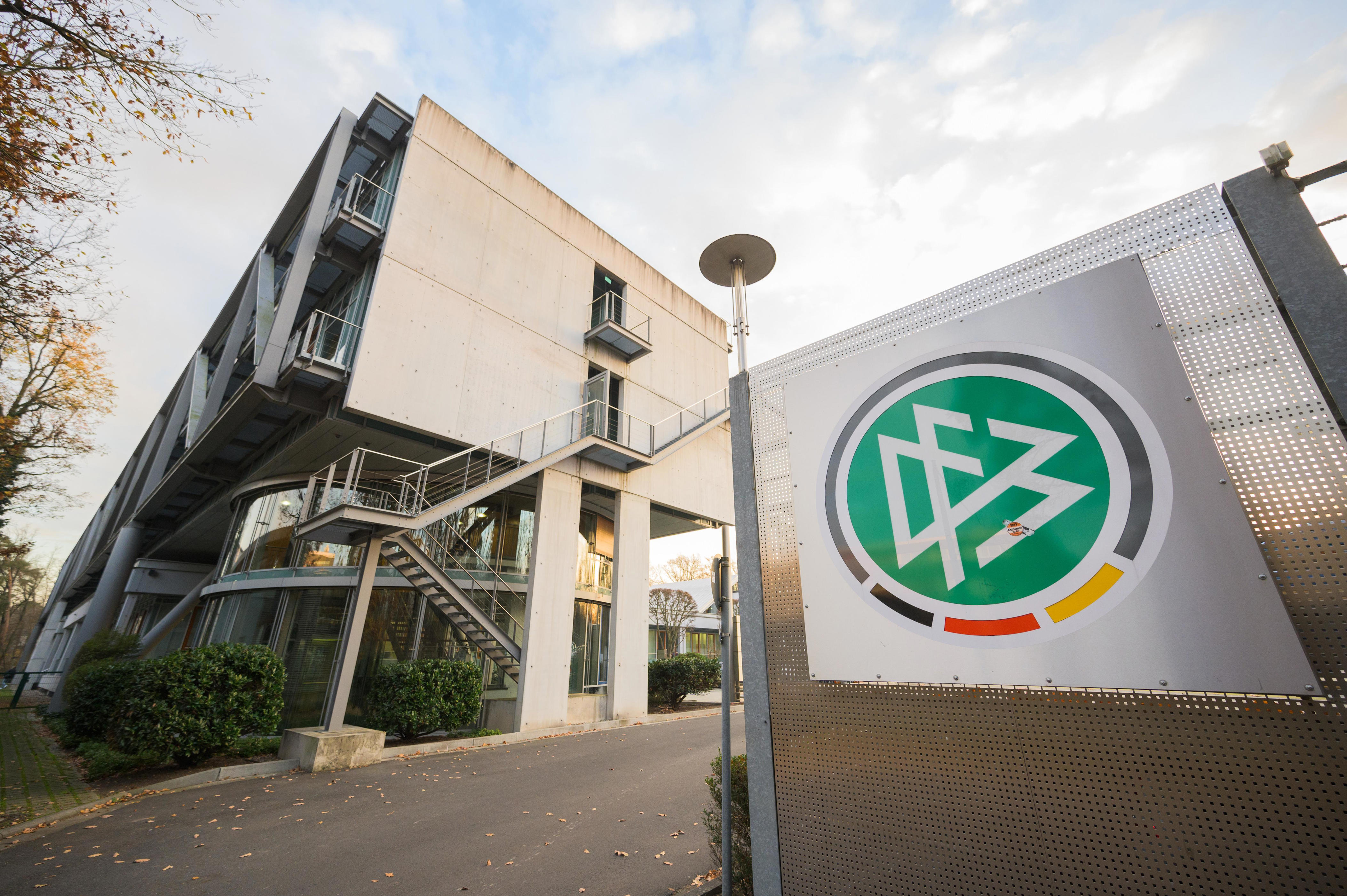 DFB hits Bayern Munich with two fines for tardiness
