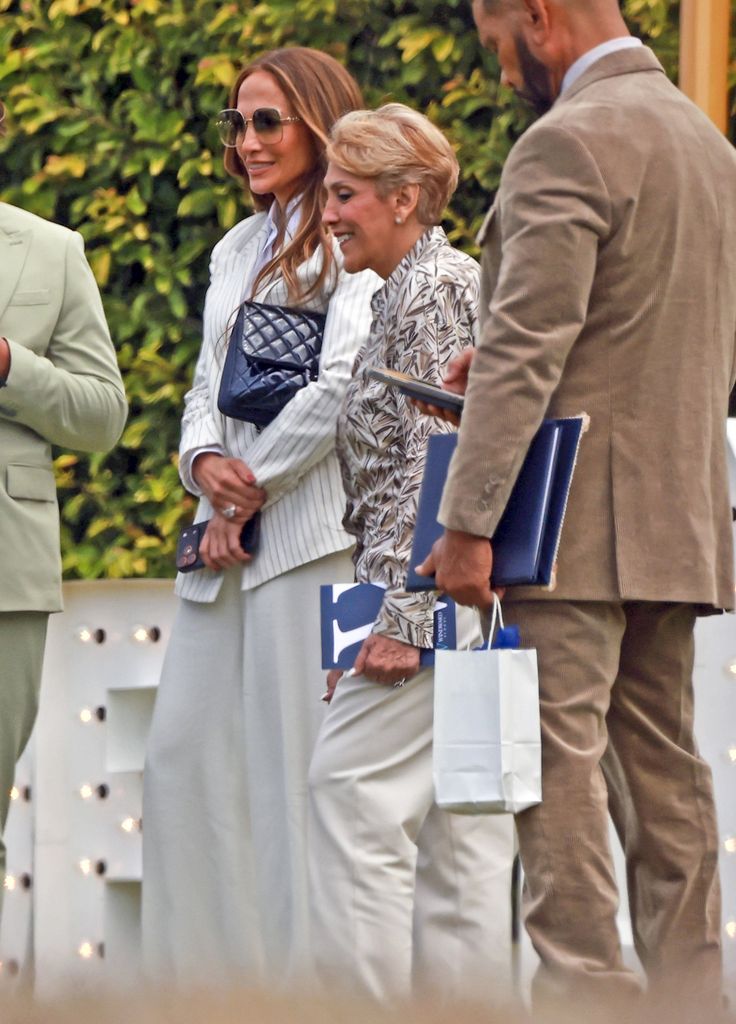 Jennifer Lopez celebra la graduación de Emme y vive un momento ...