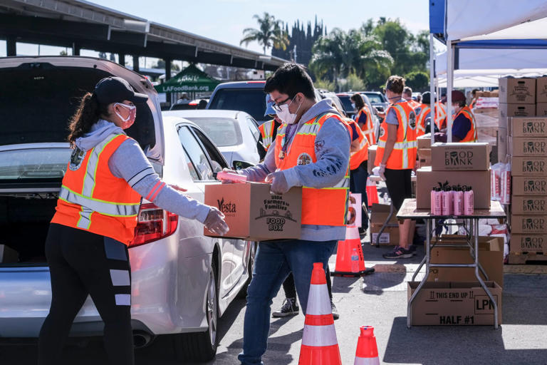 New CalFresh work requirements spark fears of higher demand at food banks