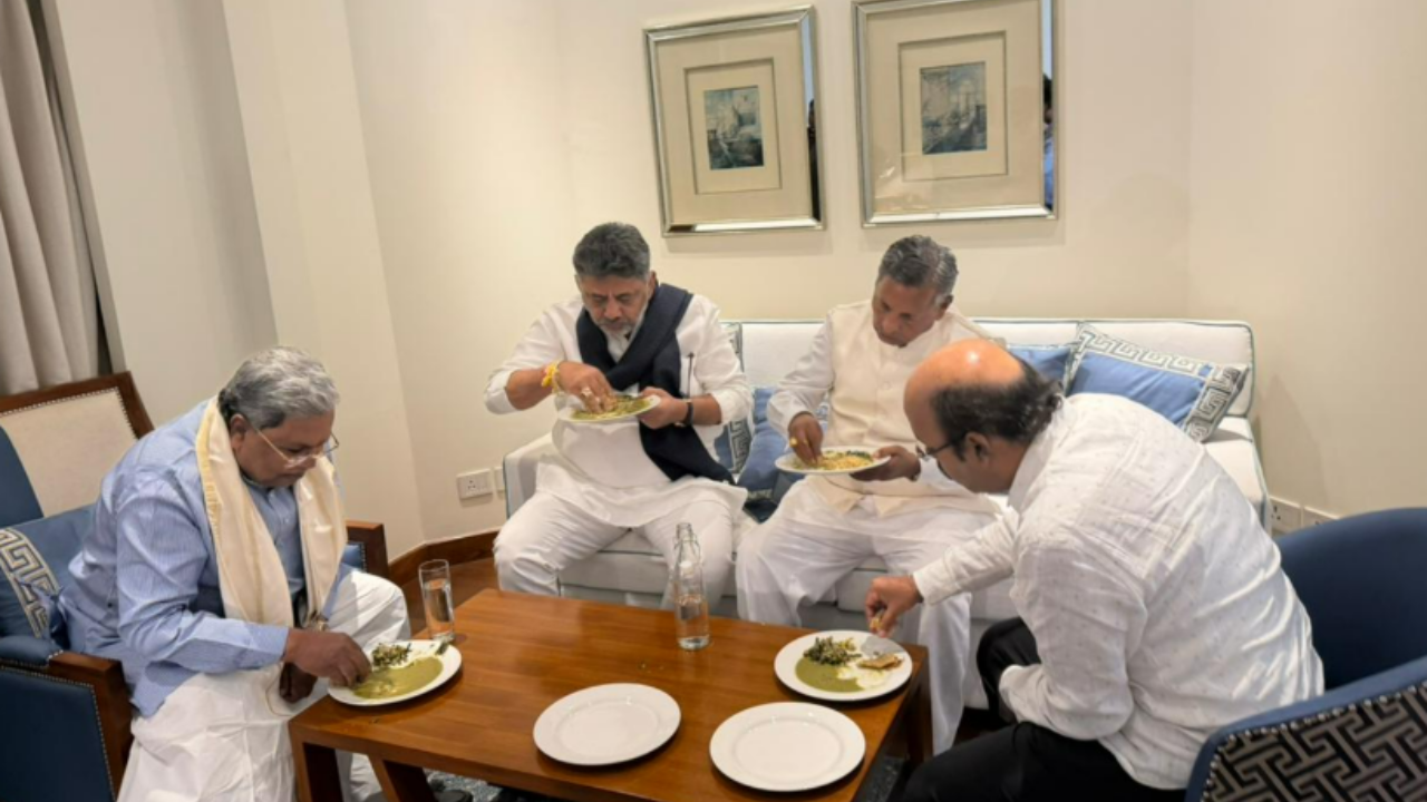 Lunch, loyalty & leadership: Siddaramaiah, Shivakumar break bread in ...