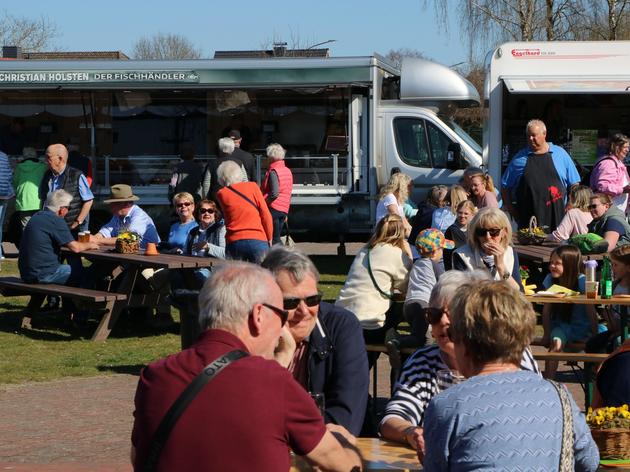 Dorfmarkt feiert 5. Geburtstag: Karussell und Pop-up-Church dabei