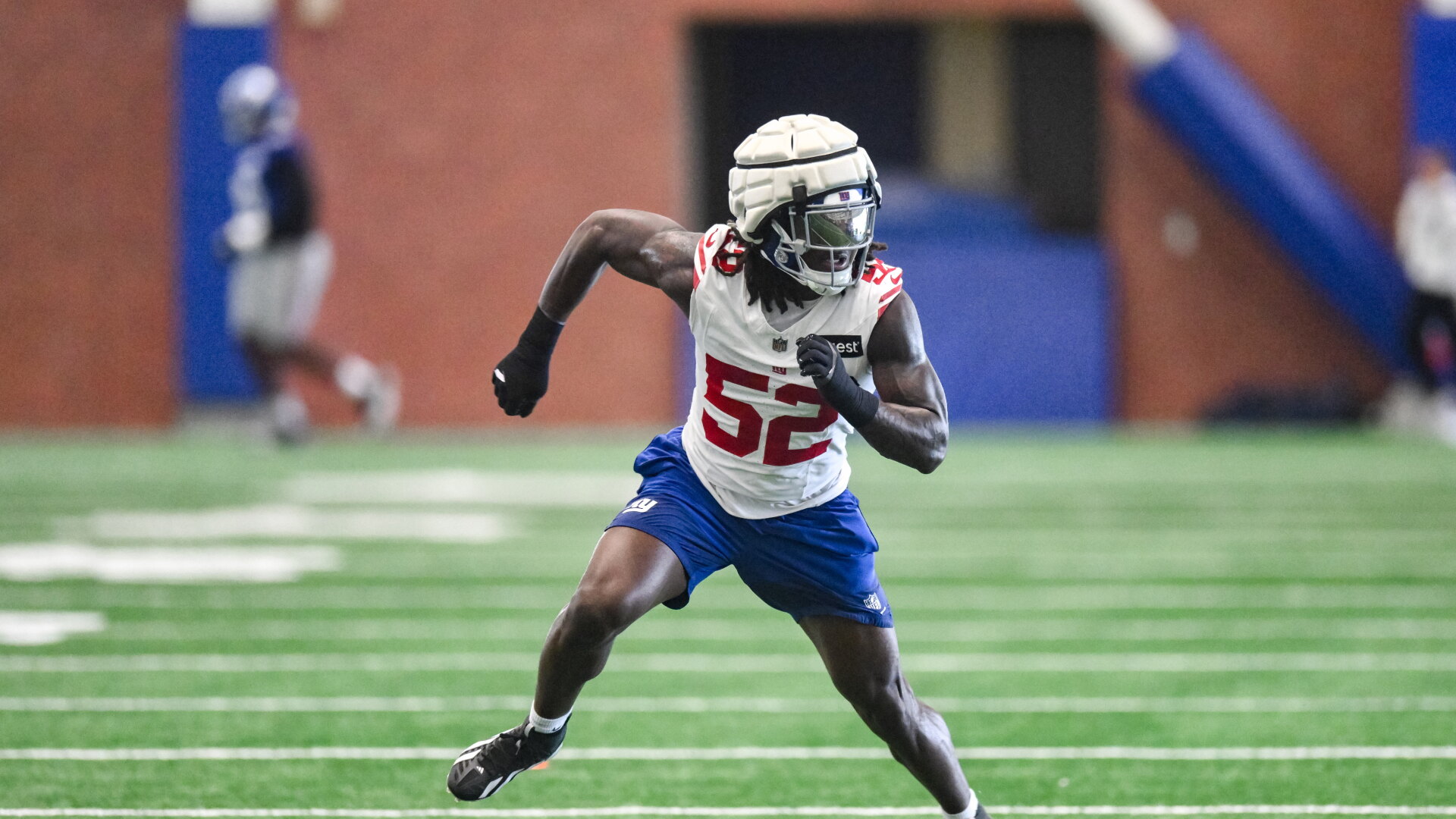 Giants sign first-round pick Arvell Reese
