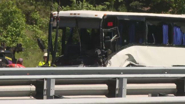 5 dead, including 2 kids, 44 hurt after bus hits multiple vehicles on I ...