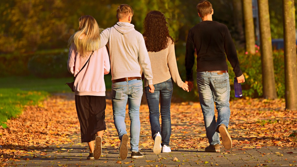 11 behaviors that may indicate your friendships are affecting your ...