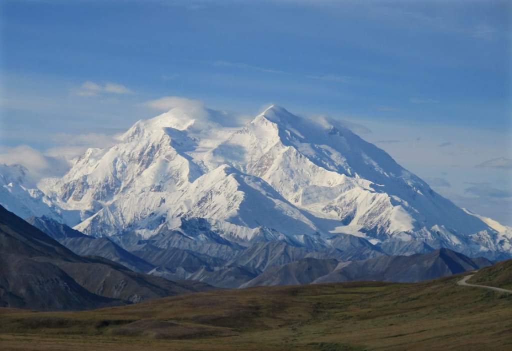 Status of 4 climbers unknown after fall at 18,000 feet on Alaska’s ...