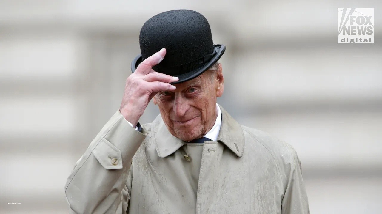 Queen Elizabeth was 'furious' Prince Philip left without saying goodbye ...