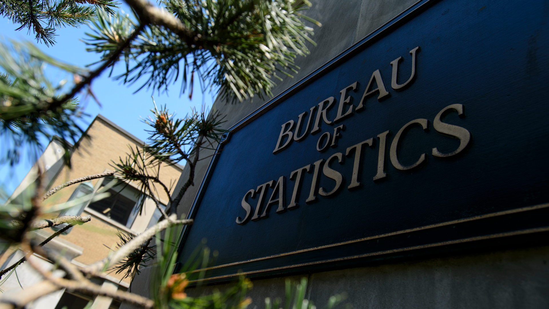Canada's economy shrinks in Q1 but recession label murky