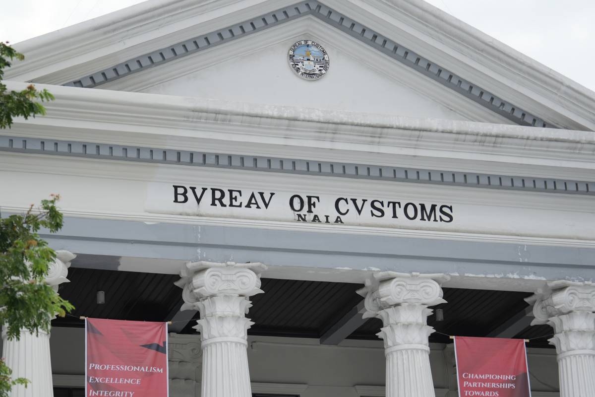 Cargo handler charged for abandoning 36,000 balikbayan boxes