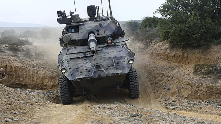 Guerra dei droni in Ucraina: perché la blindo italiana Centauro sta ...