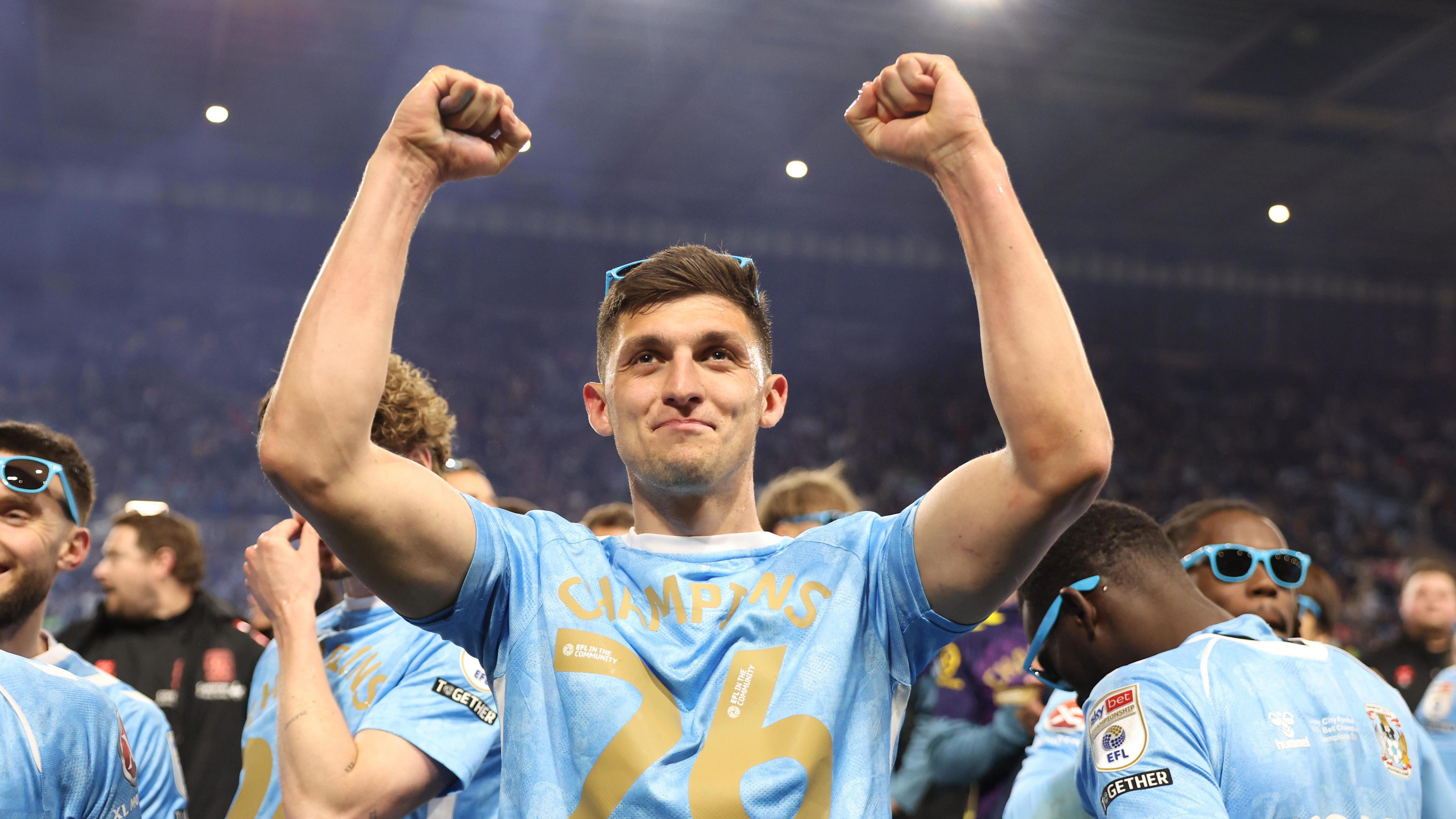 Defender Thomas signs new Coventry deal