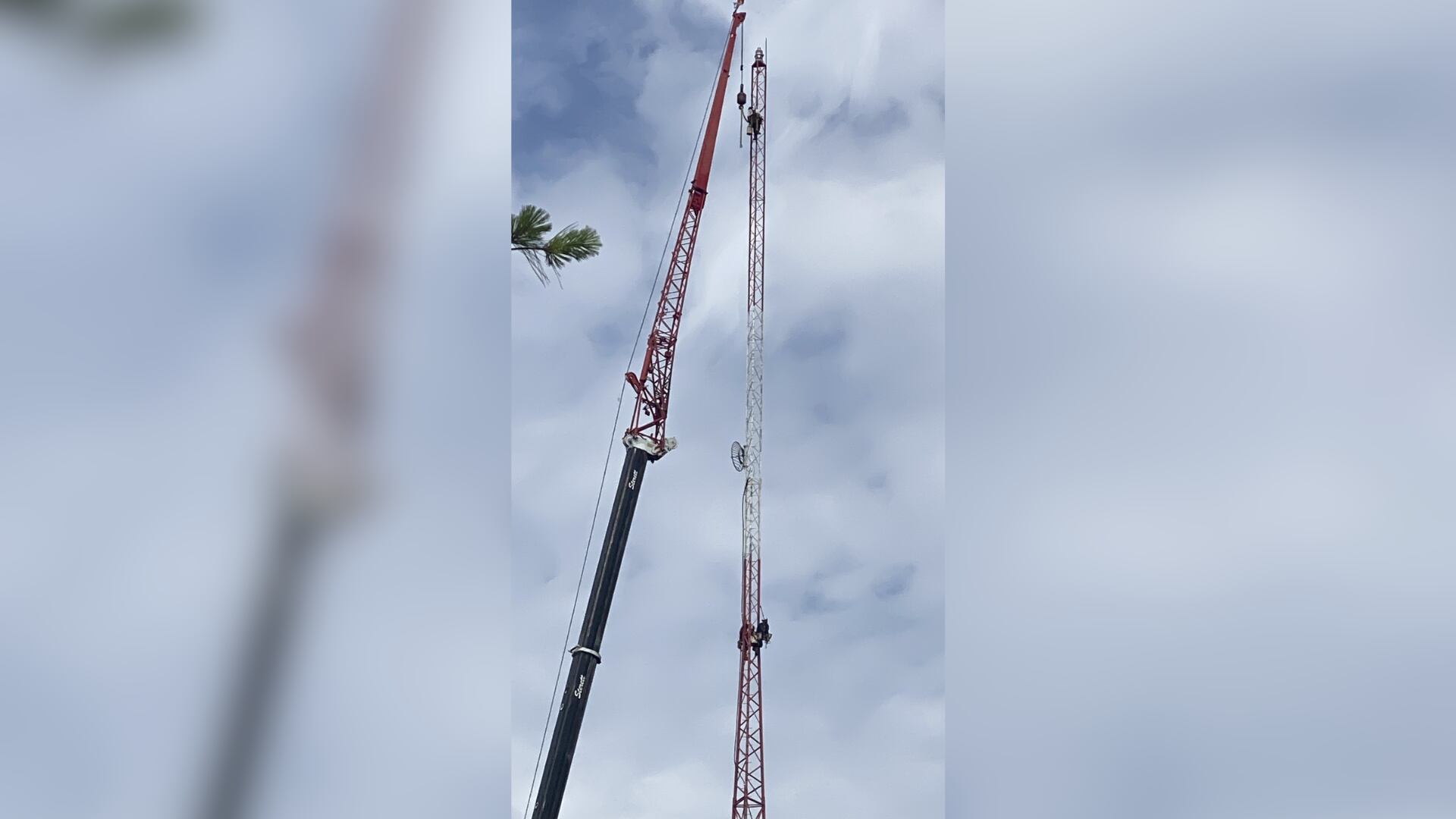 WGBF-AM towers being torn down on Evansville’s east side