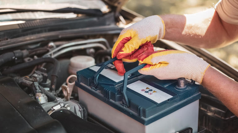 How much voltage should your alternator have to keep your car battery ...