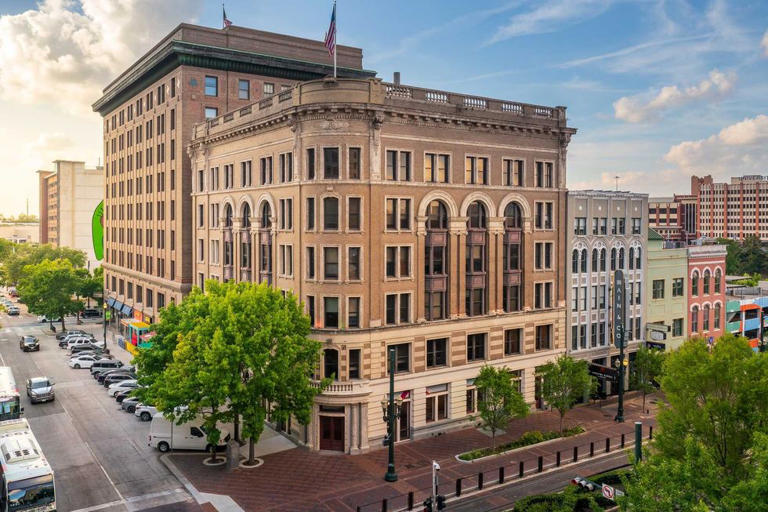 Houston building's renovation balances modern touches with historic details