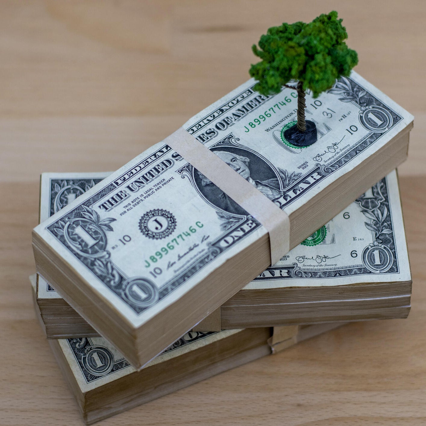 Here's how much interest a $10,000 long-term CD can earn now