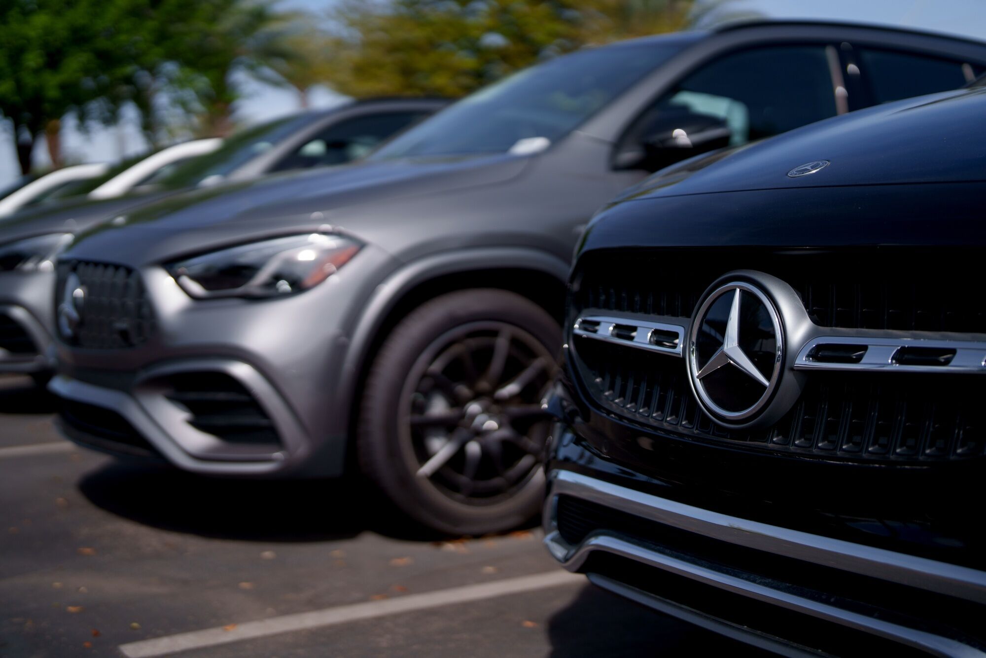 Mercedes-Benz risks US ban under bill restricting Chinese cars