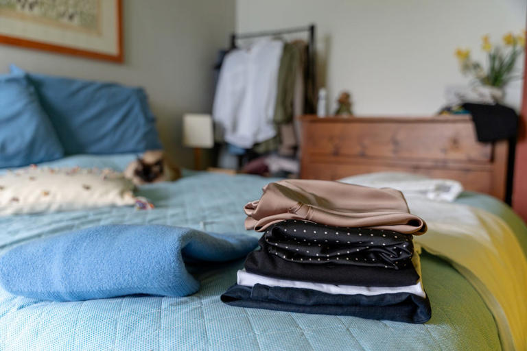 You should never clean these 7 things in the washing machine