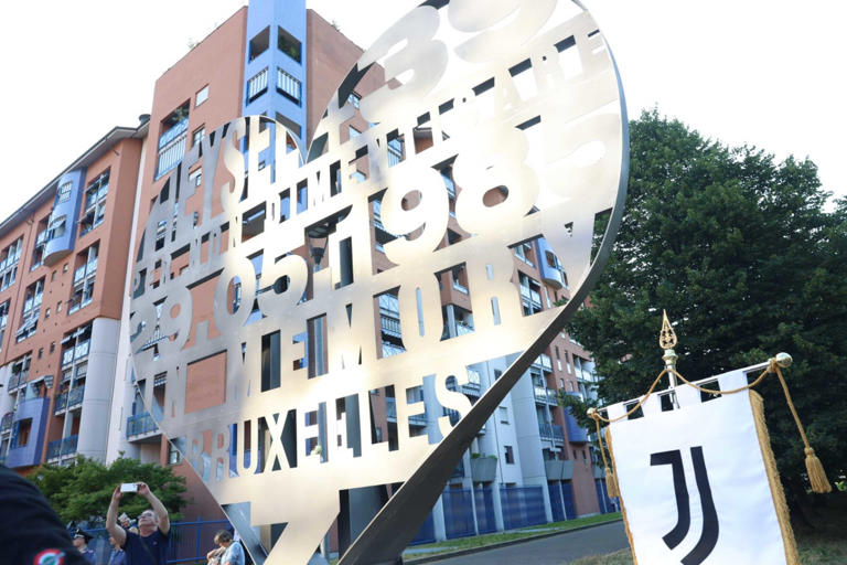 Torino commemora l'Heysel e dedica un monumento alle vittime