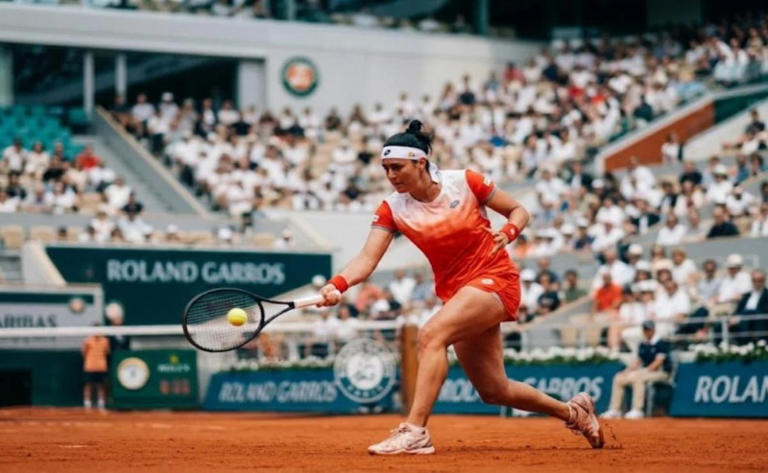 Iga Swiatek survives Roland-Garros scare but Marta Kostyuk now looms as ...