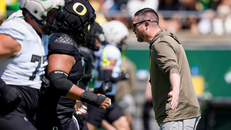 Oregon coaches fired up in pursuit of elite linebacker, tussling with ...