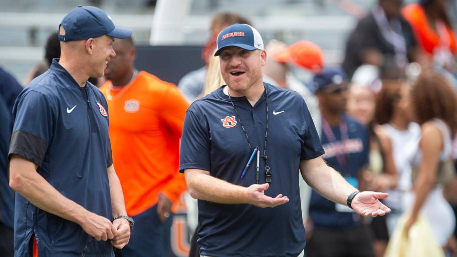 Elite 4-star IOL's sweepstakes down to two major college football programs