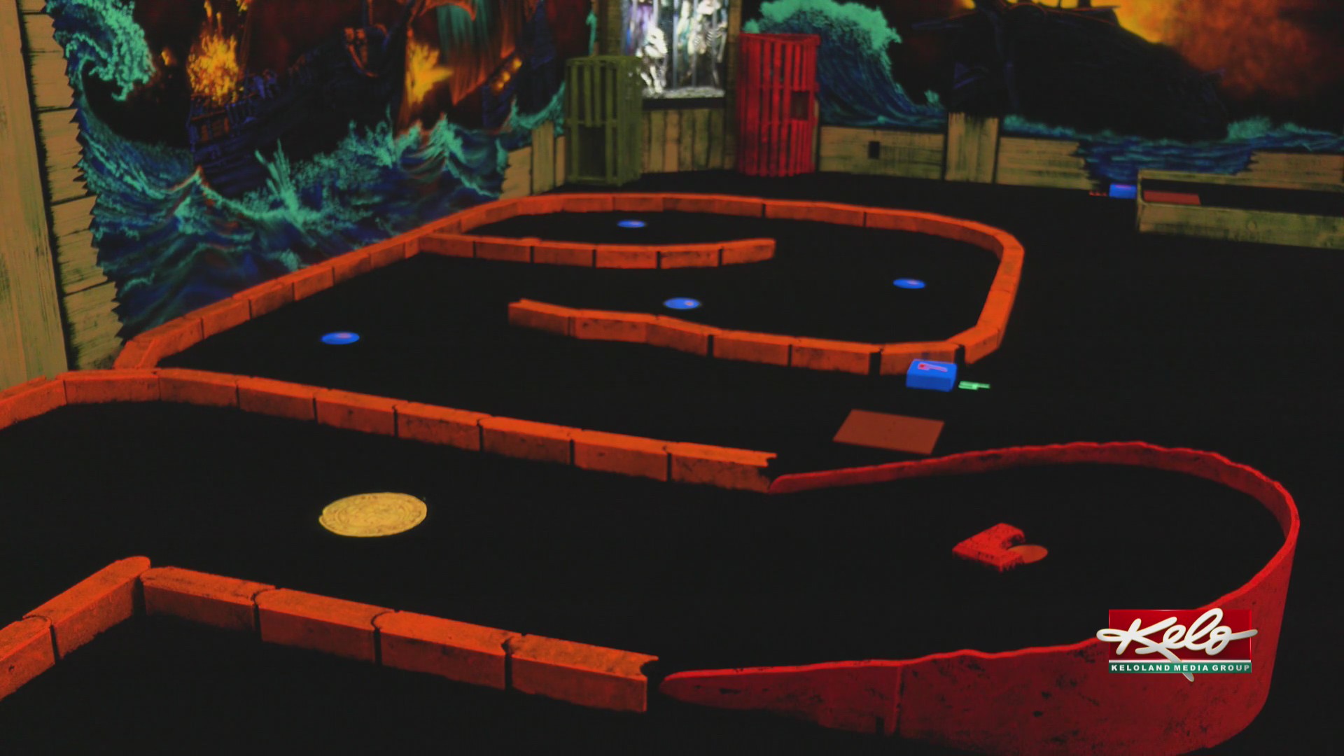 New indoor black light mini golf in Sioux Falls