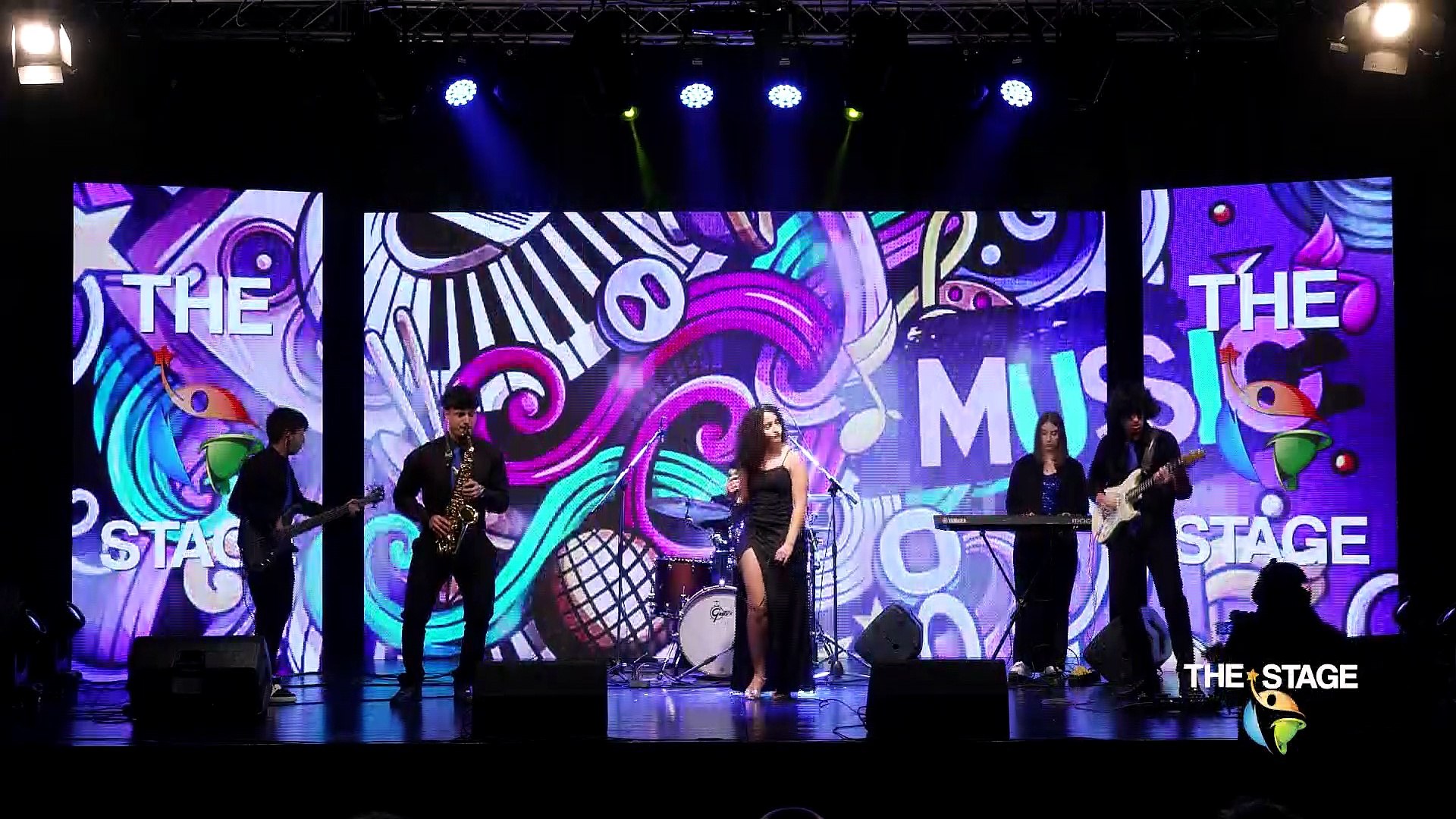 La finalissima di The Stage: vince la cantante milazzese Giada Giordano ...