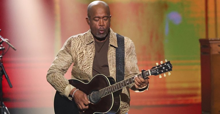 Darius Rucker receives Veterans Voice Award at the 52nd American Music ...