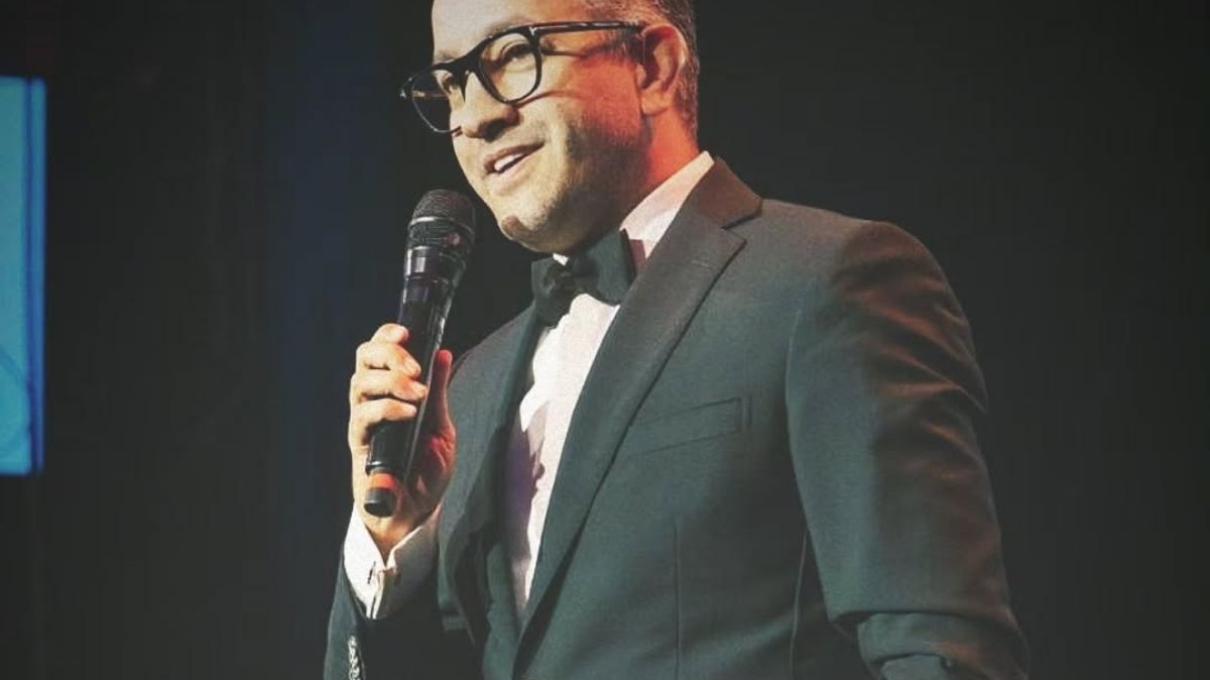 ¿Qué hizo Chumel Torres? El conductor sale a pedir disculpas tras la funa