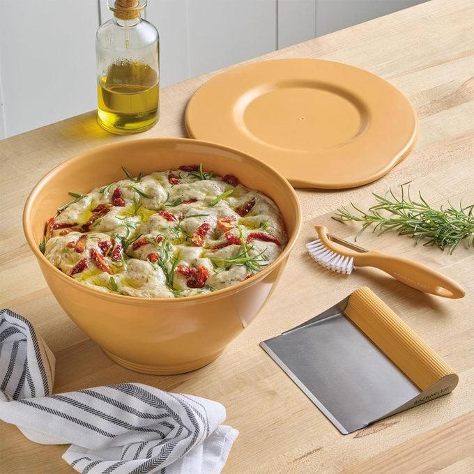 Rachael Ray’s garbage bowl is back in the spotlight—and it’s still ...