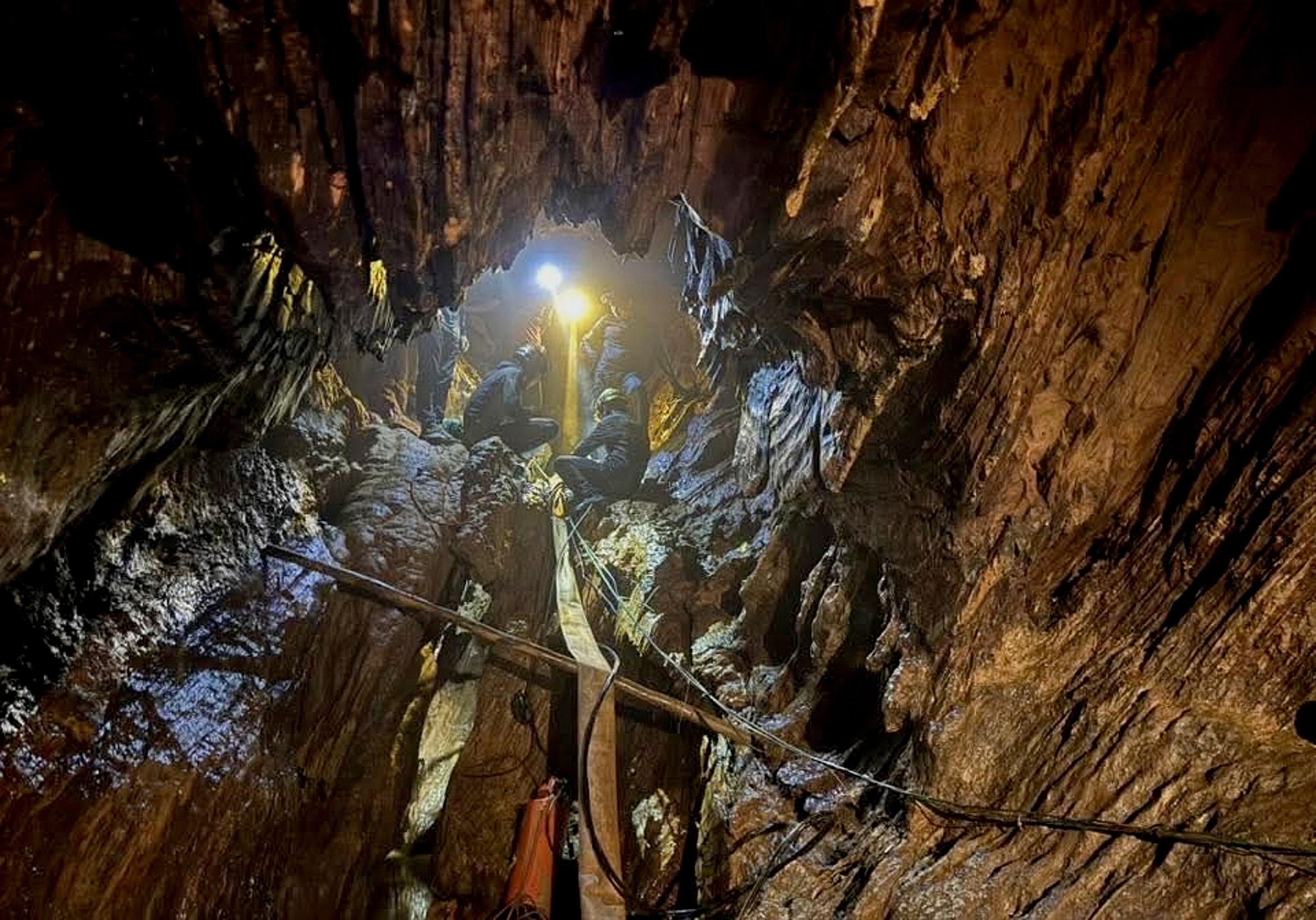 Laos cave rescue workers report 'knocking sound' in search for last 2 ...
